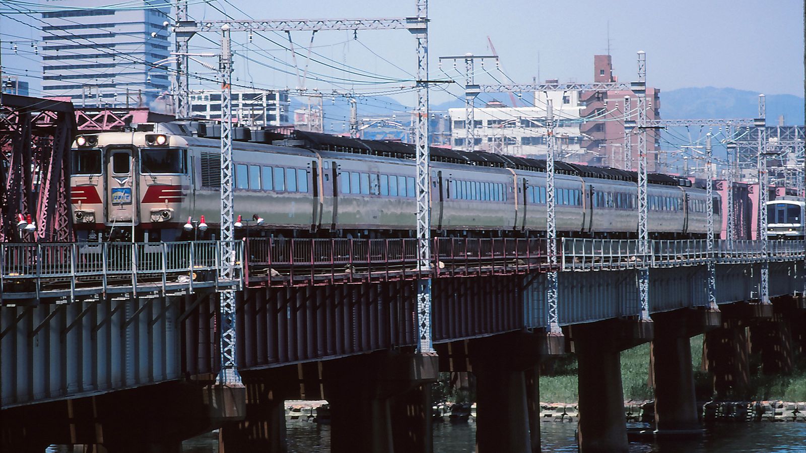 youarelistening.to - JR Tokaido train line 1st August 2020 | Listen on NTS