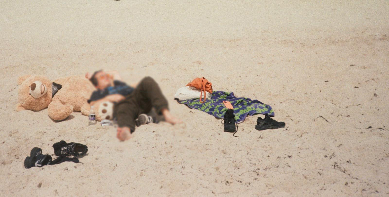 BEACH NOIR W/ NICK LEÓN | Listen on NTS